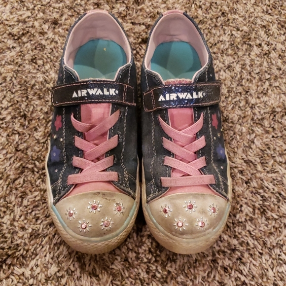 Airwalk | Shoes | Airwalk Girls Light Up Velcro Shoes | Poshmark